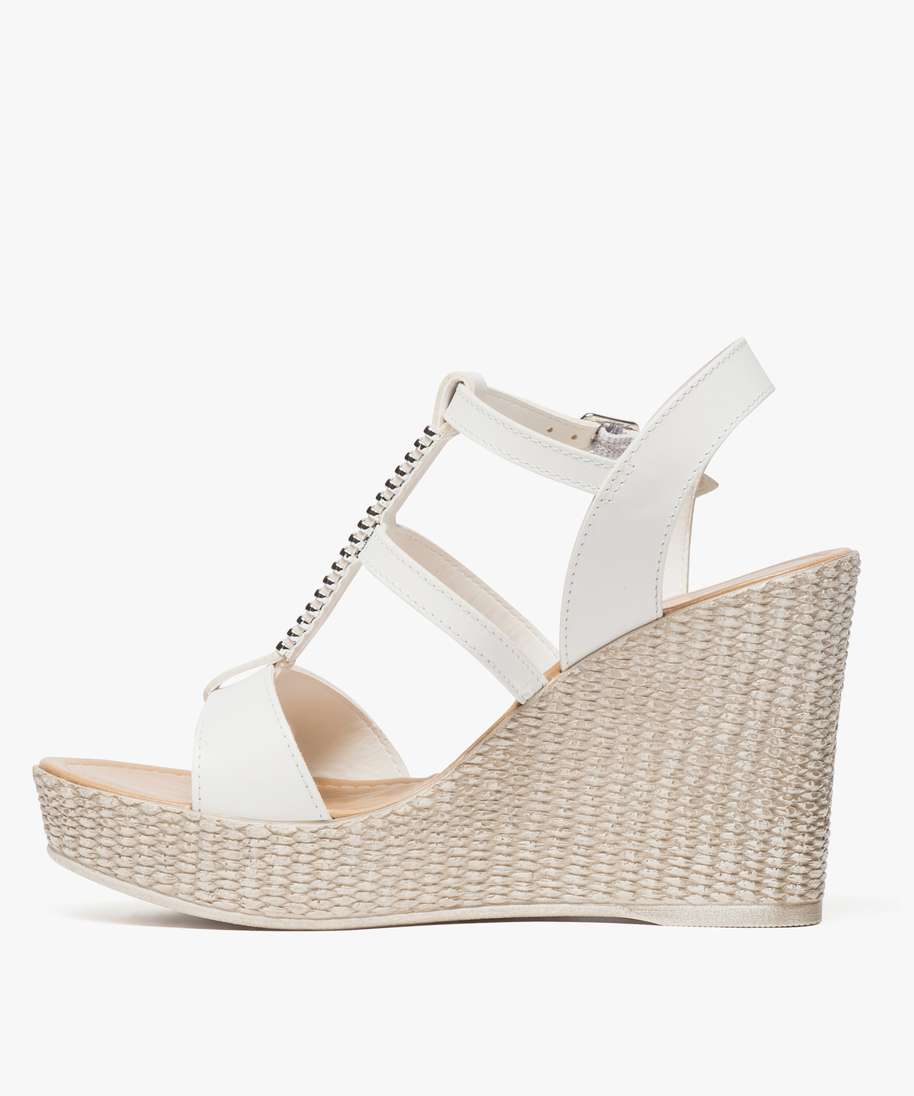 sandales femme a talon compense avec detail metallique sur le dessus ...
