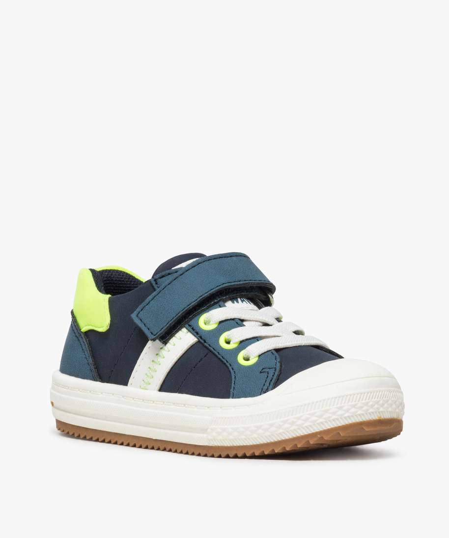 tennis bebe garcon details fluo et fermeture scratch bleu baskets et ...